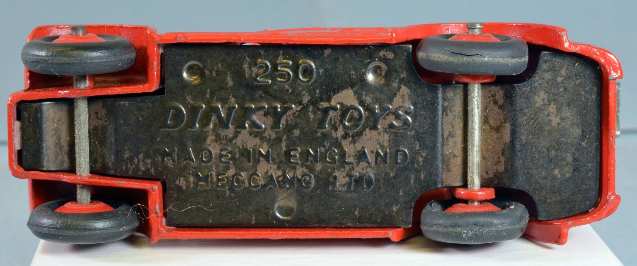 Dinky Streamlined Fire Engine - Dinky Fans