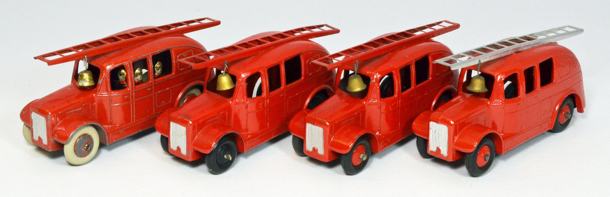 Dinky Streamlined Fire Engine - Dinky Fans