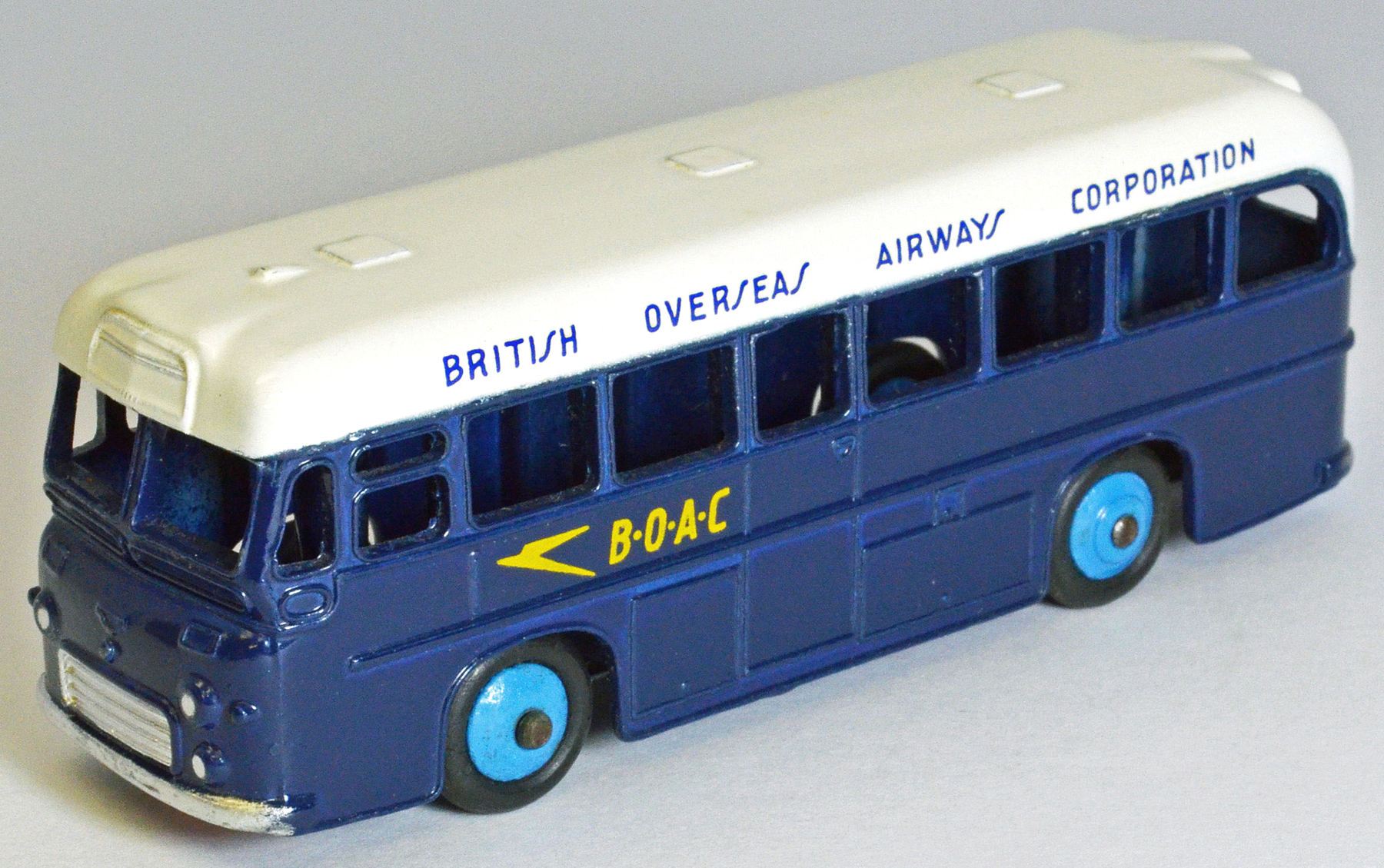 283 - BOAC Coach - Dinky Fans